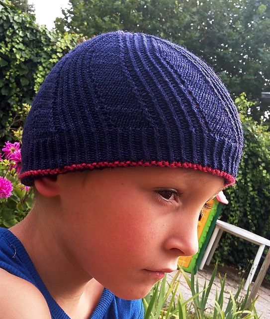 Ravelry: Winter in August - Mystery Hat pattern by Julie Partie