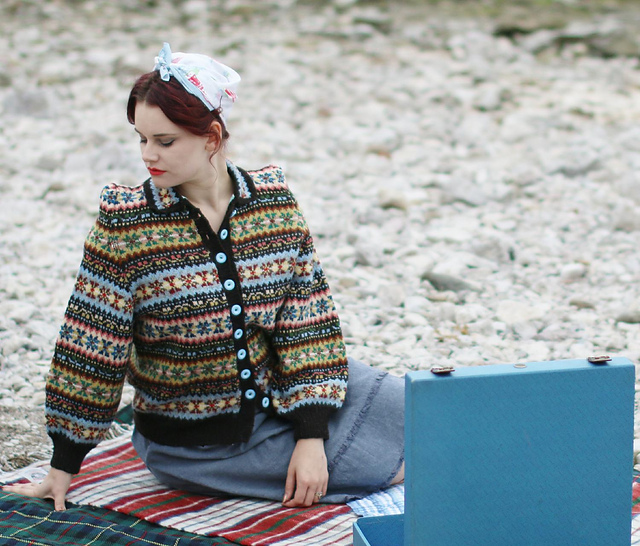 Ravelry: Peerie Clews pattern by Susan Crawford