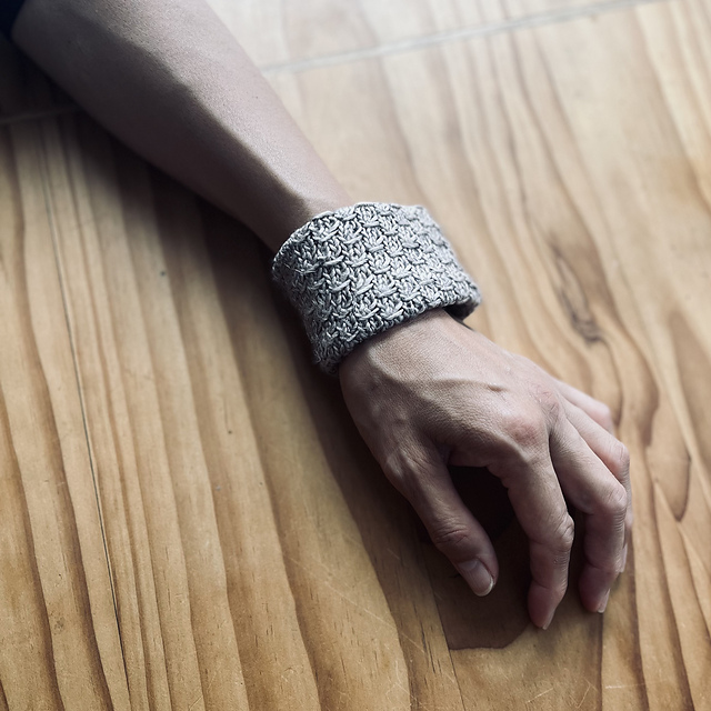 Ravelry: Snakeskin Bracelet pattern by Krista de Castella