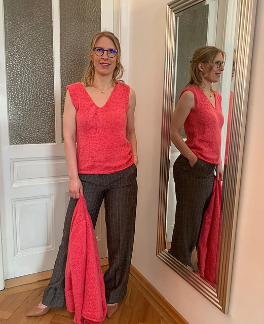 Ravelry: Magenta Slipover pattern by Craftrebella