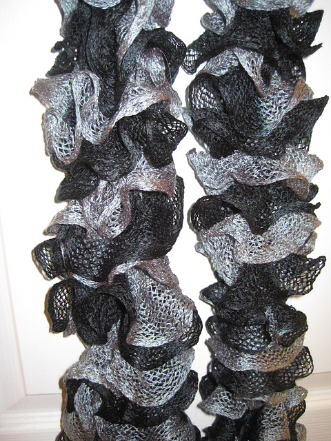 Ravelry: jvhicks' Ruffled Scarf