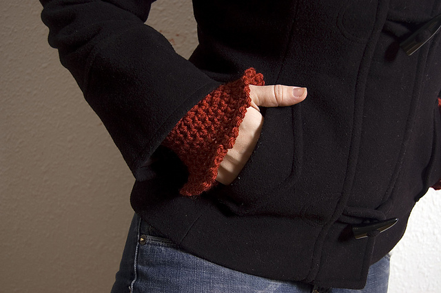 Ravelry: Ruffled Cufflette pattern by Kalurah Hudson