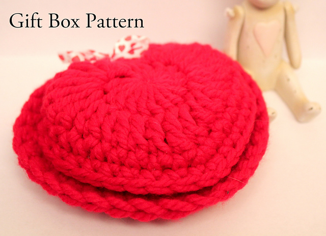 Ravelry: Heart shaped gift box pattern by Karapooz Crochet