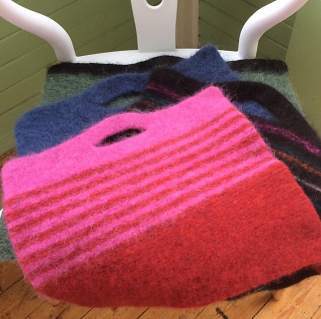 Ravelry: Seating pad pattern by Danish Knitting Academy by Karen Krogsgaard