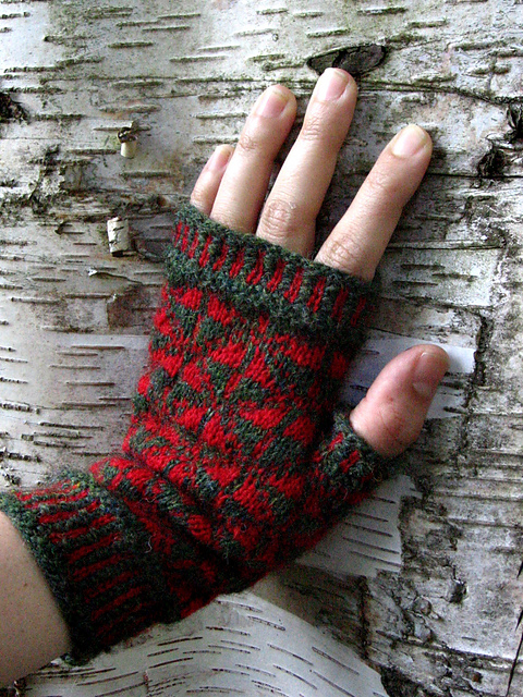 Ravelry: The Vicar's Fields Mitts pattern by Karie Westermann