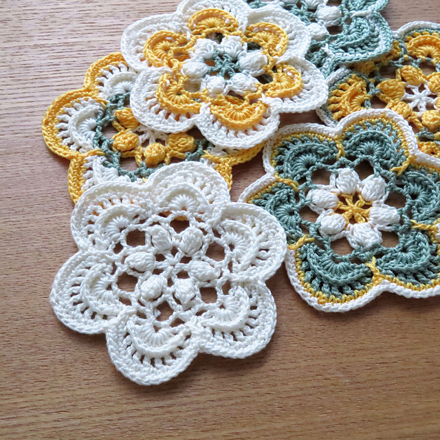 Ravelry: Motif Himari pattern by Aki Kasaishi