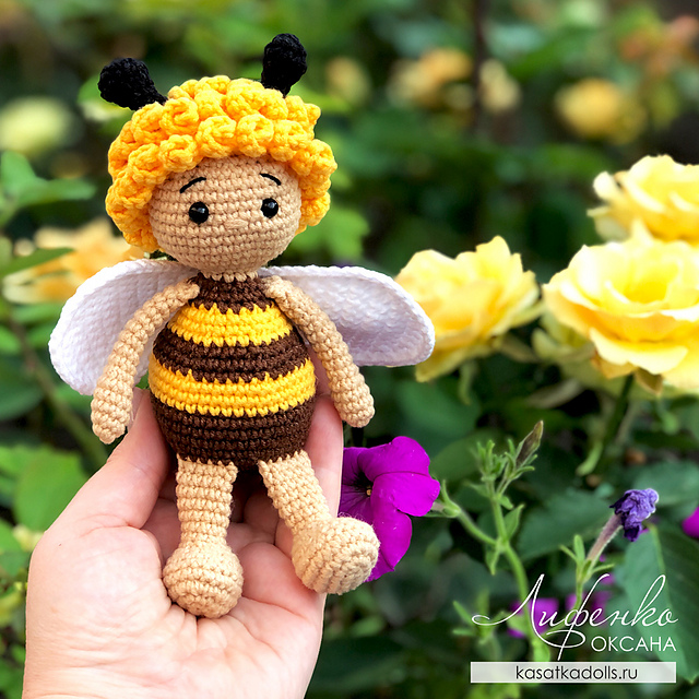 Ravelry: Mia Bee pattern by Oksana Lifenko