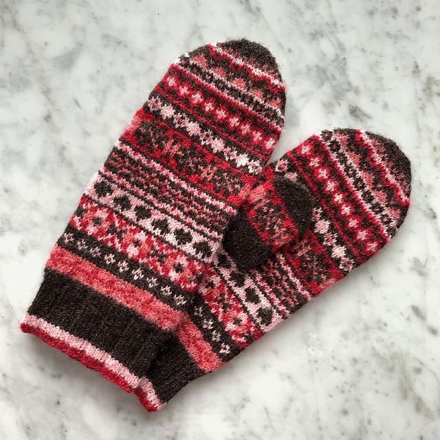 Ravelry: Shetland Peerie Mittens pattern by Kathy Lewinski