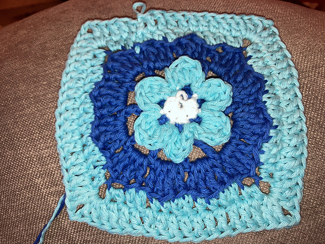 Ravelry: Flower Power Granny Square pattern by Kathryn Macdonald