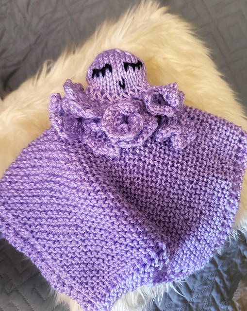Ravelry: Octopus Snuggle Blanket pattern by Kathy Pieprzyk