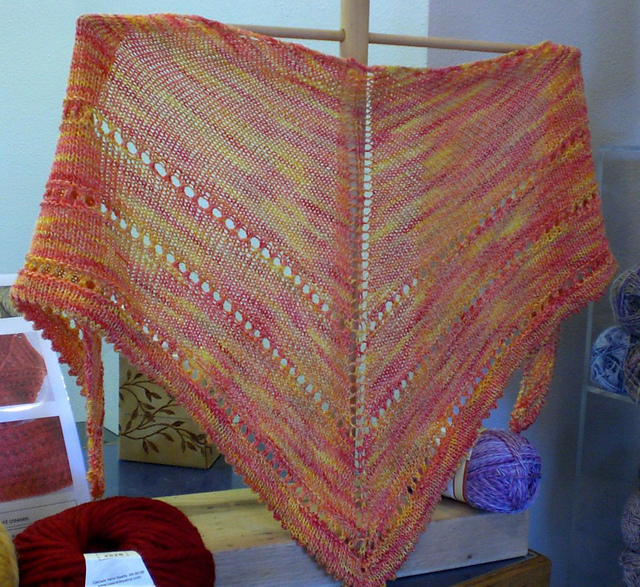 Ravelry: Summerthing Shawlette pattern by Sharon Spence