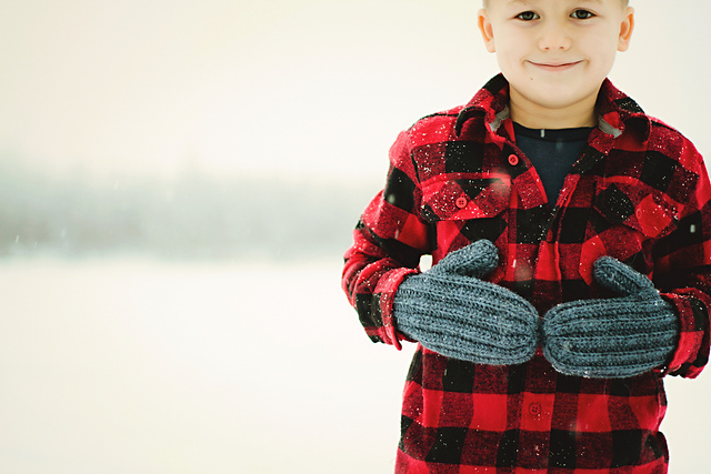 Ravelry: Ribbed lopi mittens - childrens sizes pattern by Katie Hanken