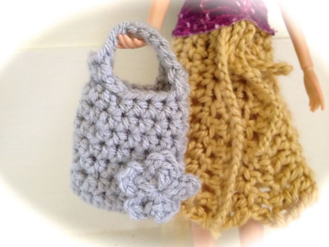 Ravelry: Barbie Market Bag pattern by Claire Olivia Golden