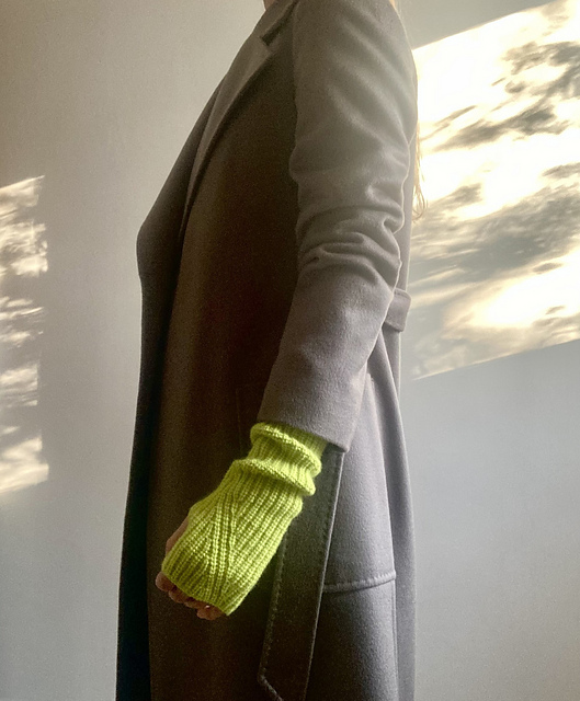 Ravelry: Love One Mittens pattern by kayen-itee