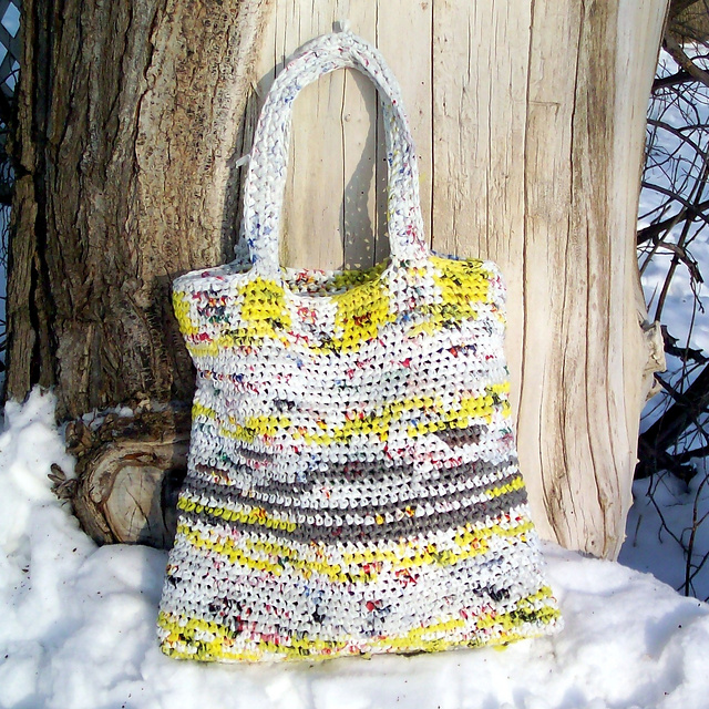 Ravelry: Eco-Upcycled "Plarn" Tote pattern by Kayla Pins