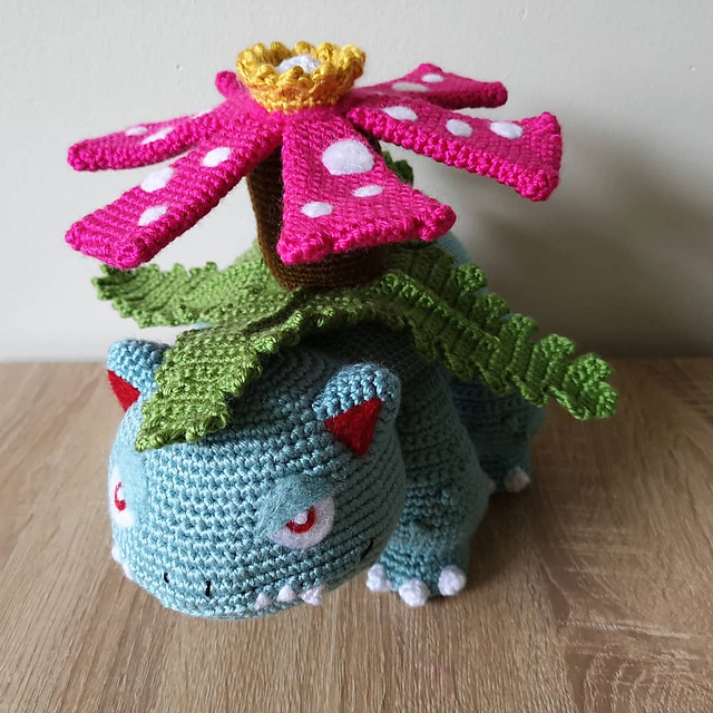 Ravelry: Pokemon Venusaur pattern by Kayla Shea.