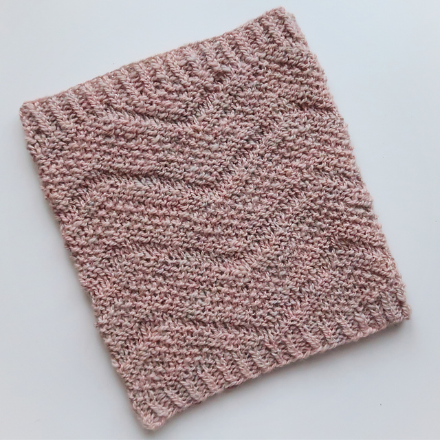 Ravelry: Chunky Chevron Cowl pattern by Kaylee Riley