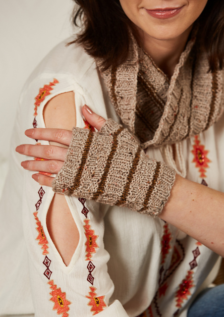 Ravelry: Hanley Mitts pattern by Anna Waites