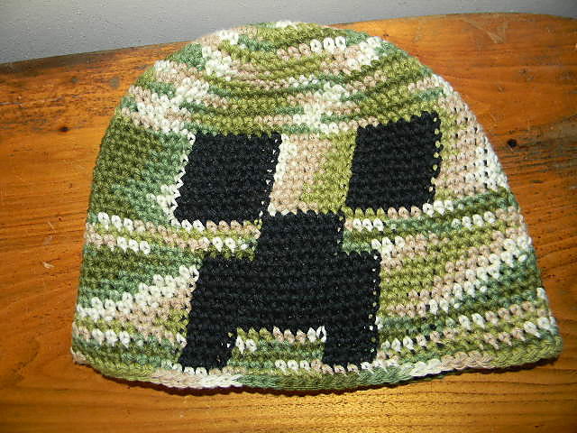 Ravelry: Minecraft Creeper Hat pattern by Keri'd From Fleece