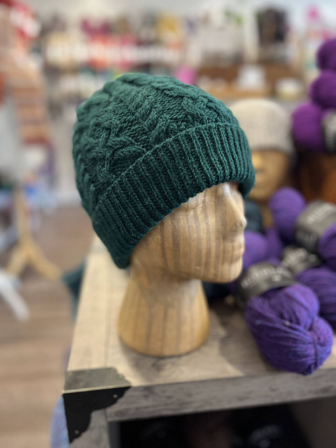 Ravelry: Deb's Cabled Hat pattern by Kelly Meneely