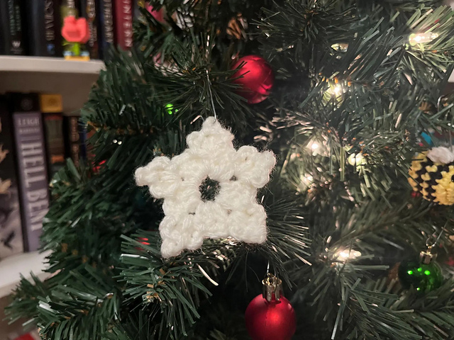 Ravelry: Snowflake Ornament and Keychain pattern by CozierThanFiction