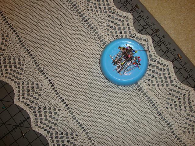 Ravelry: kentuckyknitter's Scalloped Table Runner