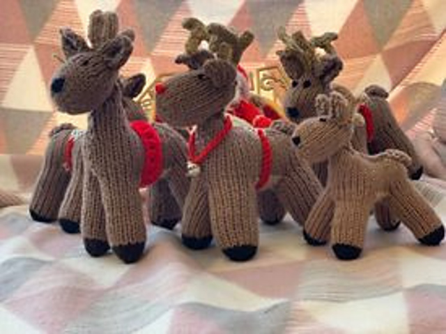 Ravelry: Sleigh Reindeer pattern by Kaz kew