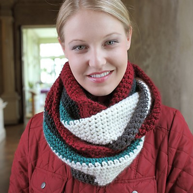 Ravelry: Bits and Pieces Cowl pattern by Greta Shaver