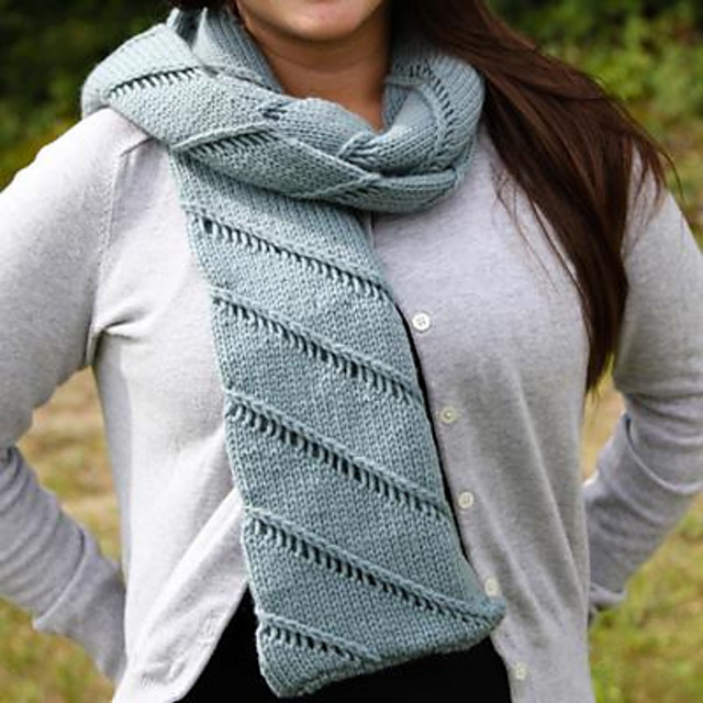 Ravelry: Twist Scarf pattern by Kirsten Hipsky