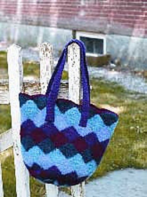 Ravelry: Felted Entrelac Bag pattern by Leslie Ann Bestor