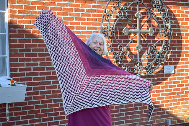 Ravelry: Intermingled pattern by Helen Cosgrove-Davies