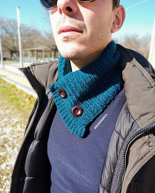 Ravelry: Cowl with buttons for men pattern by Cat Summer