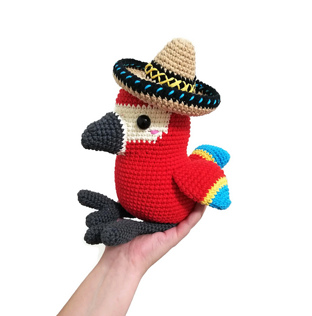Ravelry: Rio the Scarlet Macaw pattern by kim bengtsson friis