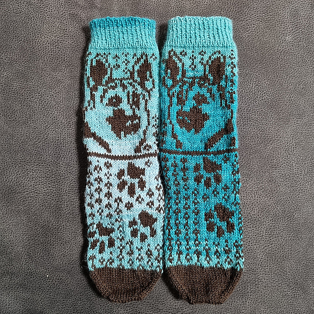 Ravelry: Jamie german shepherd socks pattern by Kineret Taler