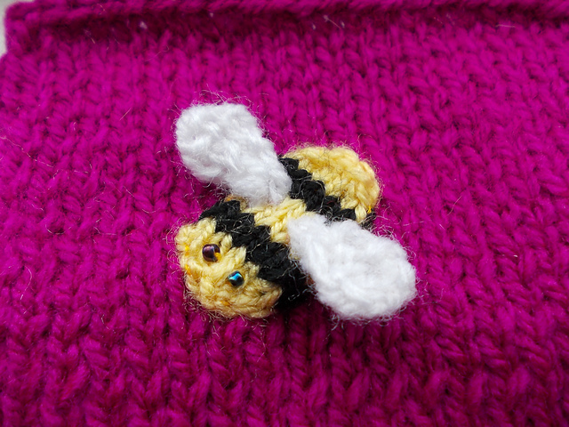 Ravelry: Buzzy Bee Motif pattern by Kippers Ning
