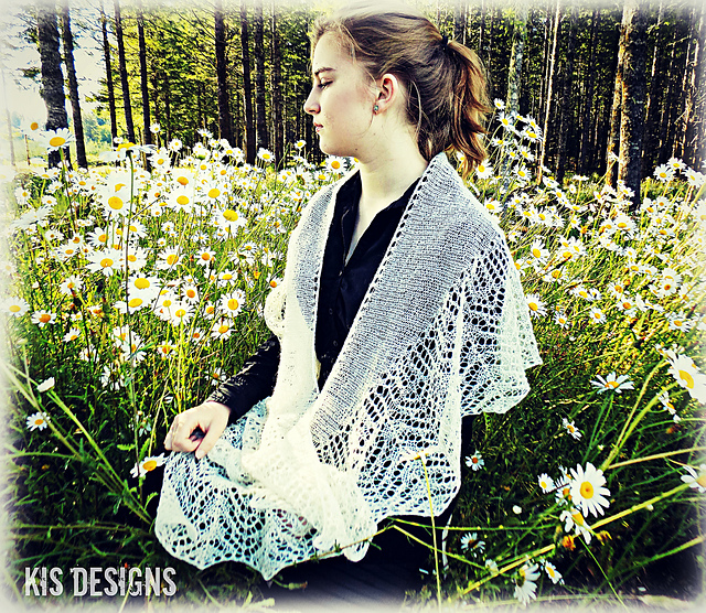 Ravelry: Meadowsweet Shawl pattern by Kelly Forster