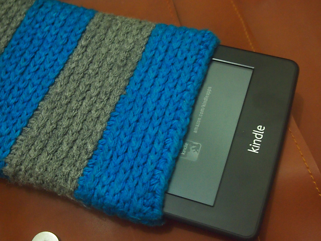 Ravelry: Looks Knit Kindle Cover pattern by AD