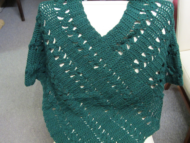 Ravelry: Leafy Poncho pattern by Knottie by Nature
