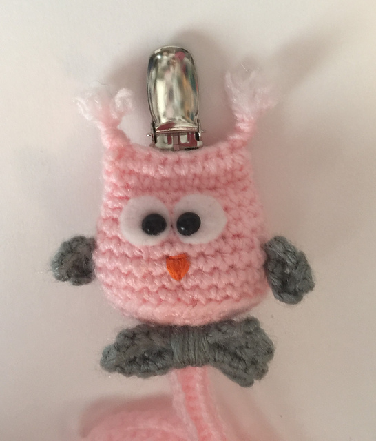 Ravelry: Owl Pacifier Clip pattern by Katerina Cohee