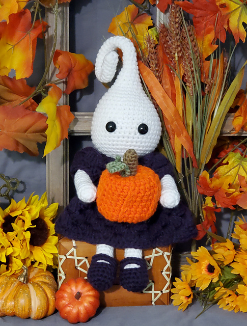 Ravelry: Gloria the Ghost Doll pattern by Kelli's Kreations