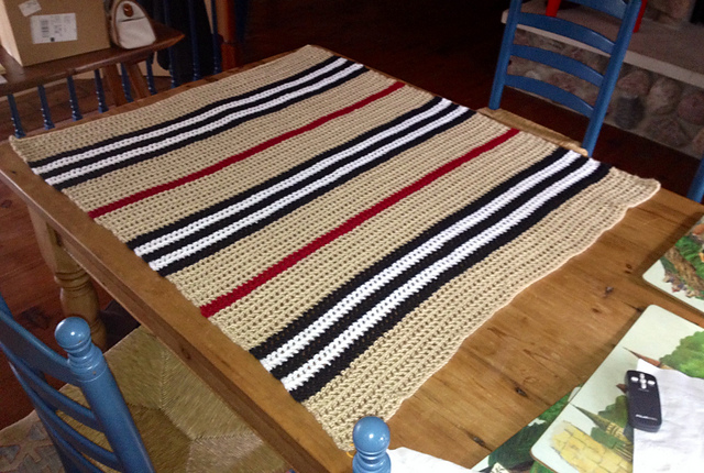 Ravelry: klmag's Burberry-inspired Stroller Blanket
