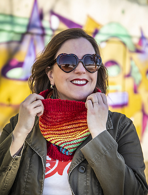 Ravelry: 100% That Cowl pattern by Kris Rossi