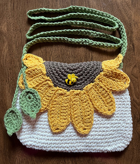 Ravelry: Sunflower & Bee Purse pattern by Kate Waite Creations