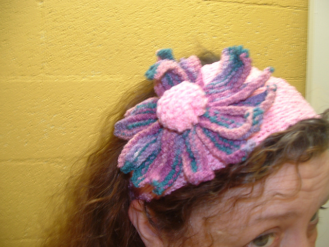 Ravelry: Spring Flower Headband pattern by Teresa Harmon