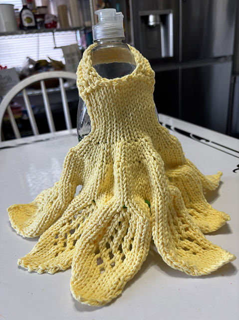 Ravelry: Lemon Dress Dishcloth pattern by Lynn Everette