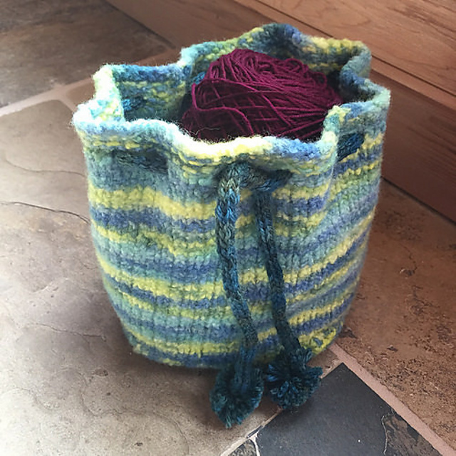 Ravelry: Vanilla Project Bag pattern by Anna Dalvi