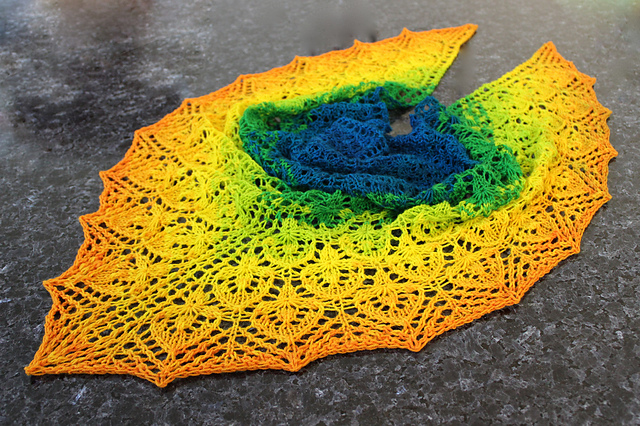 Ravelry: Trefoliage pattern by Anna Dalvi