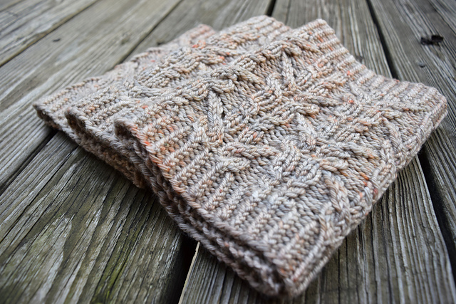 Ravelry: Namu Cowl pattern by knitboop designs