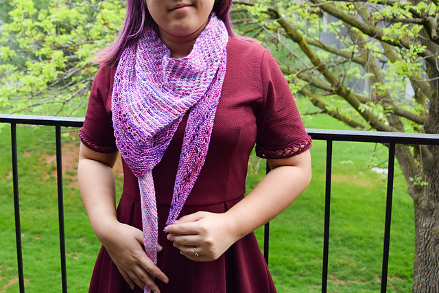 Ravelry: Bom Shawl pattern by knitboop designs