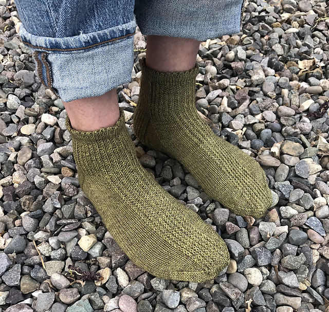 Ravelry: Picot Shorty Socks pattern by Nell Kirchhoff